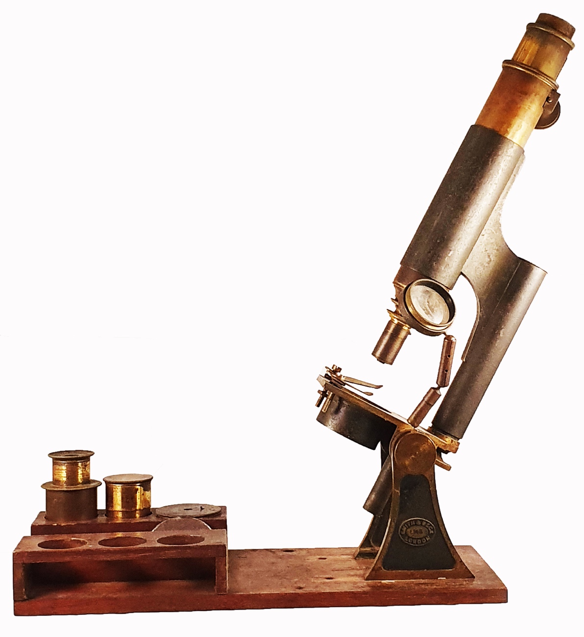 A wooden tableDescription automatically generated