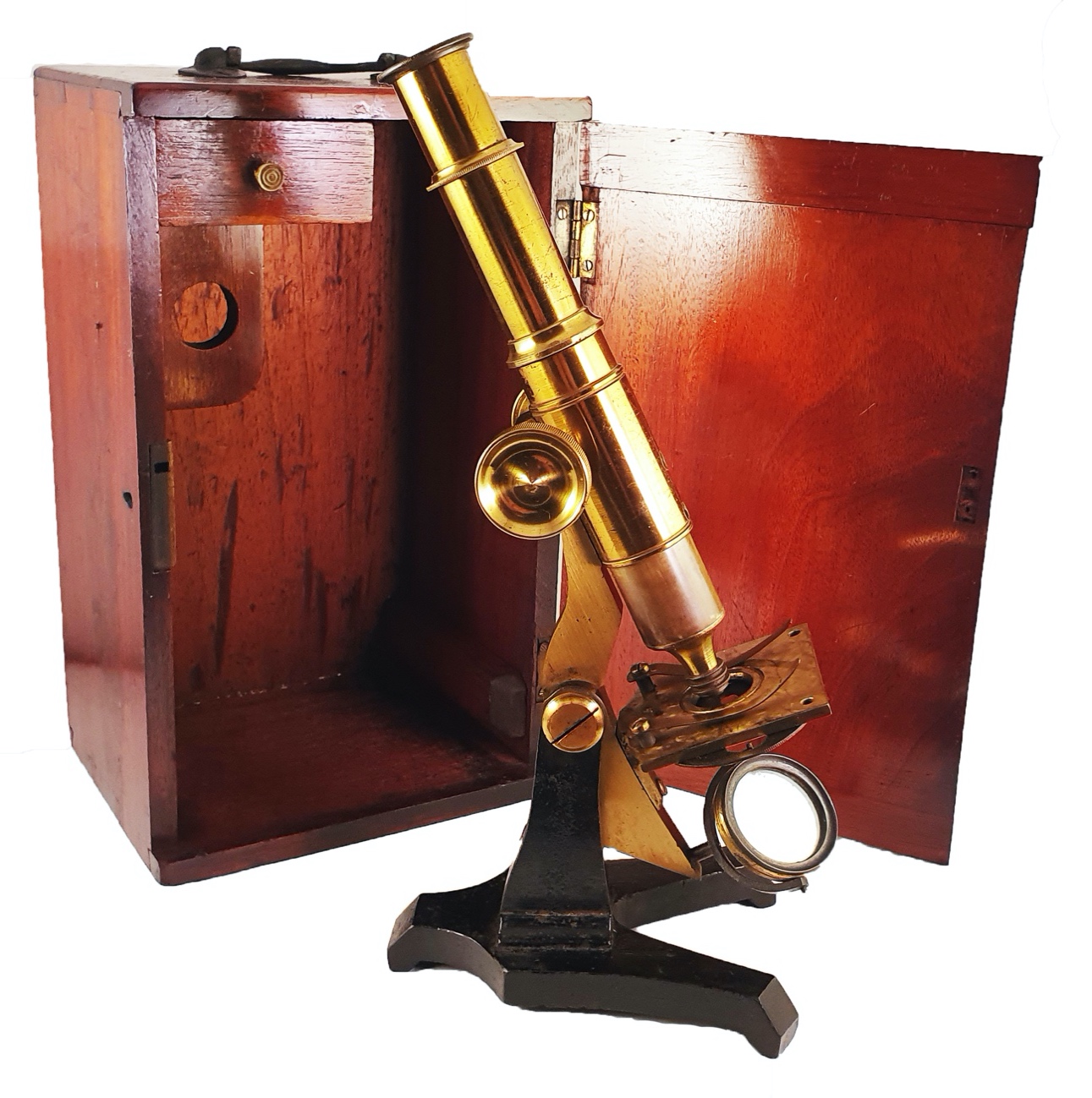 A wooden boxDescription automatically generated